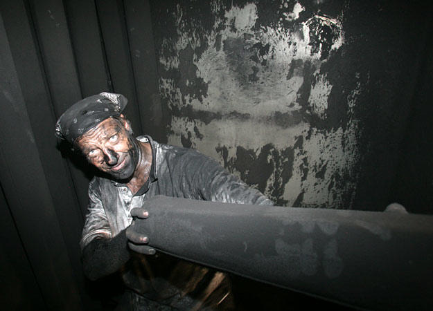 Mike Rowe Wicked Dirty | Dirty Jobs | Discovery