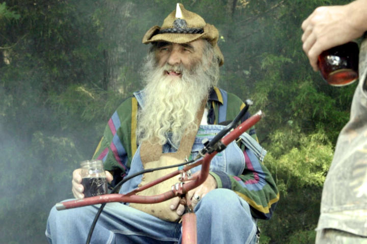 See the Hillbillies in Action | Hillbilly Blood | Destination America